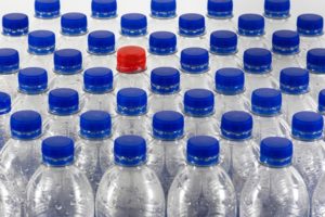 Jednostavan sistem za navodnjavanje biljaka pomoću plastičnih flaša ...